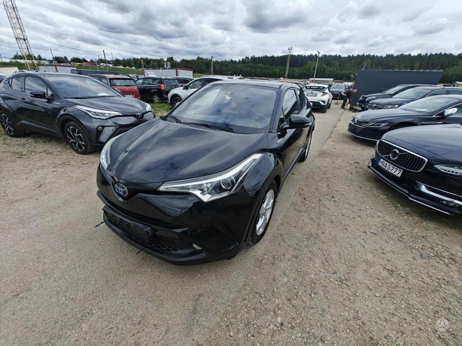 Черный Тойота C-HR 2018 в Вильнюс, объемом двигателя 1.80 л и пробегом 150 тыс. км за 14500 €, фото 4 на AUTOMOTO.COM.LV