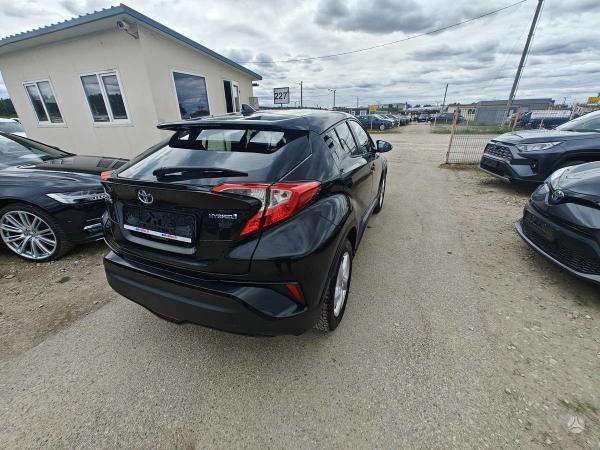 Melns Toyota C-HR 2018 Viļņa, ar dzinēja tilpumu 1.80 L un nobraukumu 150 tūkst. km par 14500 €, foto 6 vietnē AUTOMOTO.COM.LV