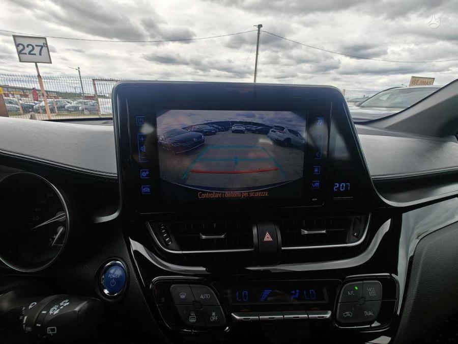 Черный Тойота C-HR 2018 в Вильнюс, объемом двигателя 1.80 л и пробегом 150 тыс. км за 14500 €, фото 13 на AUTOMOTO.COM.LV