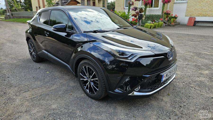 Черный Тойота C-HR 2018 в Паневежис, объемом двигателя 1.80 л и пробегом 129 тыс. км за 17600 €, фото 3 на AUTOMOTO.COM.LV