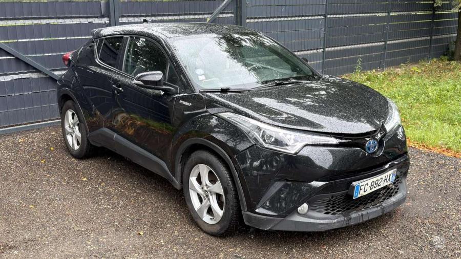 Черный Тойота C-HR 2018 в Ионава, объемом двигателя 1.80 л и пробегом 230 тыс. км за 9300 €, фото 1 на AUTOMOTO.COM.LV
