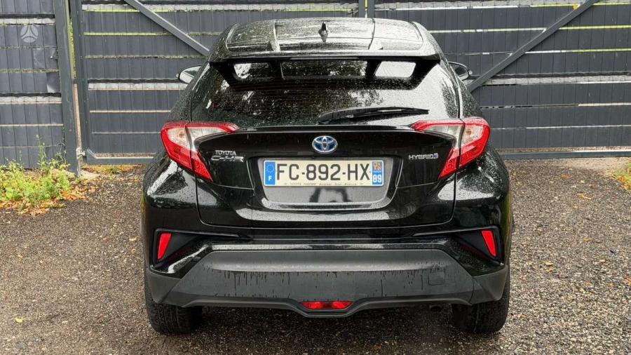 Черный Тойота C-HR 2018 в Ионава, объемом двигателя 1.80 л и пробегом 230 тыс. км за 9300 €, фото 7 на AUTOMOTO.COM.LV