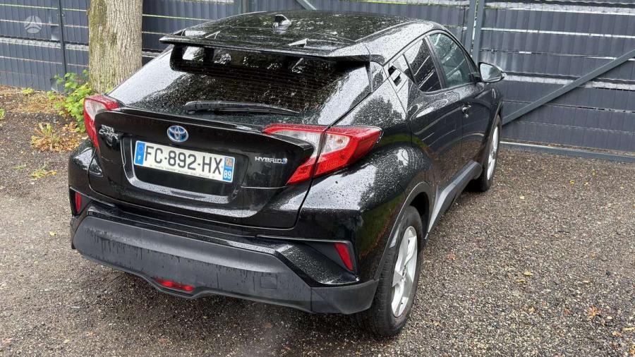 Черный Тойота C-HR 2018 в Ионава, объемом двигателя 1.80 л и пробегом 230 тыс. км за 9300 €, фото 8 на AUTOMOTO.COM.LV