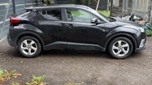 Черный Тойота C-HR 2018 в Ионава, объемом двигателя 1.80 л и пробегом 230 тыс. км за 9300 €, фото 9 на AUTOMOTO.COM.LV