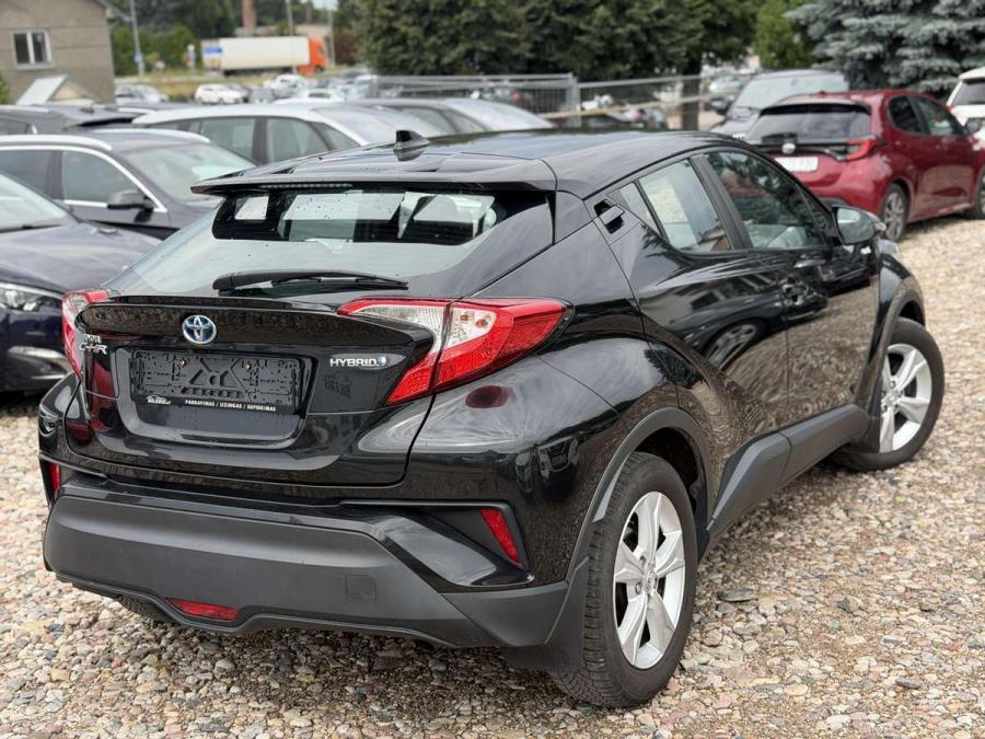 Черный Тойота C-HR 2018 в Утена, объемом двигателя 1.80 л и пробегом 220 тыс. км за 12990 €, фото 3 на AUTOMOTO.COM.LV