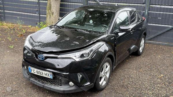 Черный Тойота C-HR 2018 в Ионава, объемом двигателя 1.80 л и пробегом 290 тыс. км за 8700 €, фото 5 на AUTOMOTO.COM.LV