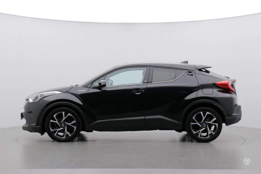 Черный Тойота C-HR 2018 в Вильнюс, объемом двигателя 1.80 л и пробегом 144 тыс. км за 19900 €, фото 5 на AUTOMOTO.COM.LV