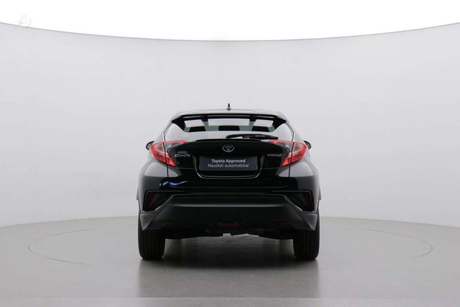 Черный Тойота C-HR 2018 в Вильнюс, объемом двигателя 1.80 л и пробегом 144 тыс. км за 19900 €, фото 6 на AUTOMOTO.COM.LV