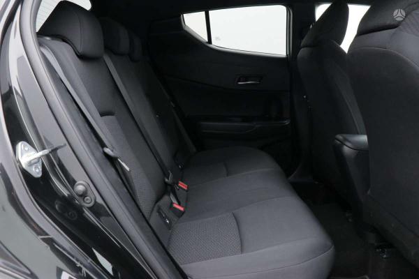 Toyota C-HR 2018 Viļņa vietnē Melns Toyota C-HR 2018 Viļņa, ar dzinēja tilpumu 1.80 L un nobraukumu 144 tūkst. km par 19900 €, foto 11 vietnē AUTOMOTO.COM.LV