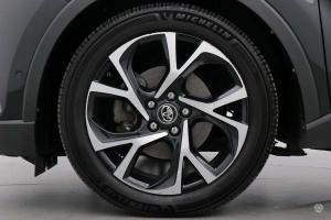 Черный Тойота C-HR 2018 в Вильнюс, объемом двигателя 1.80 л и пробегом 144 тыс. км за 19900 €, фото 17 на AUTOMOTO.COM.LV