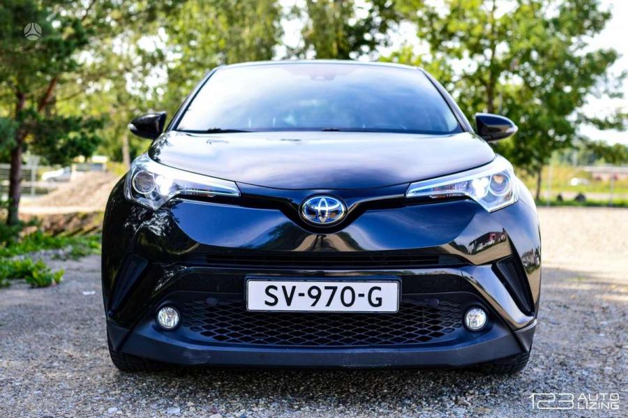 Черный Тойота C-HR 2018 в Кретинга, объемом двигателя 1.80 л и пробегом 223 тыс. км за 14650 €, фото 4 на AUTOMOTO.COM.LV