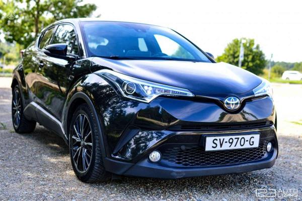 Черный Тойота C-HR 2018 в Кретинга, объемом двигателя 1.80 л и пробегом 223 тыс. км за 14650 €, фото 5 на AUTOMOTO.COM.LV