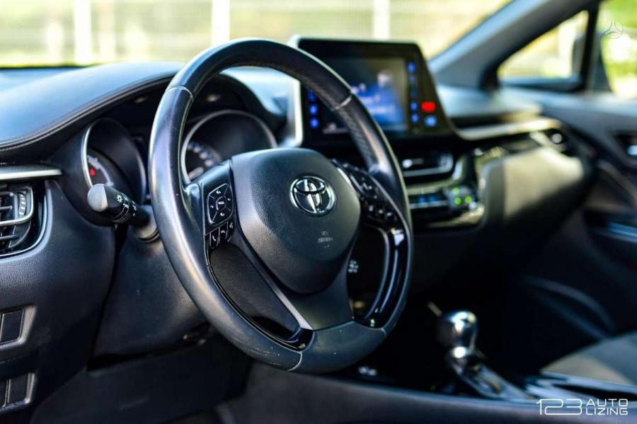 Черный Тойота C-HR 2018 в Кретинга, объемом двигателя 1.80 л и пробегом 223 тыс. км за 14650 €, фото 20 на AUTOMOTO.COM.LV