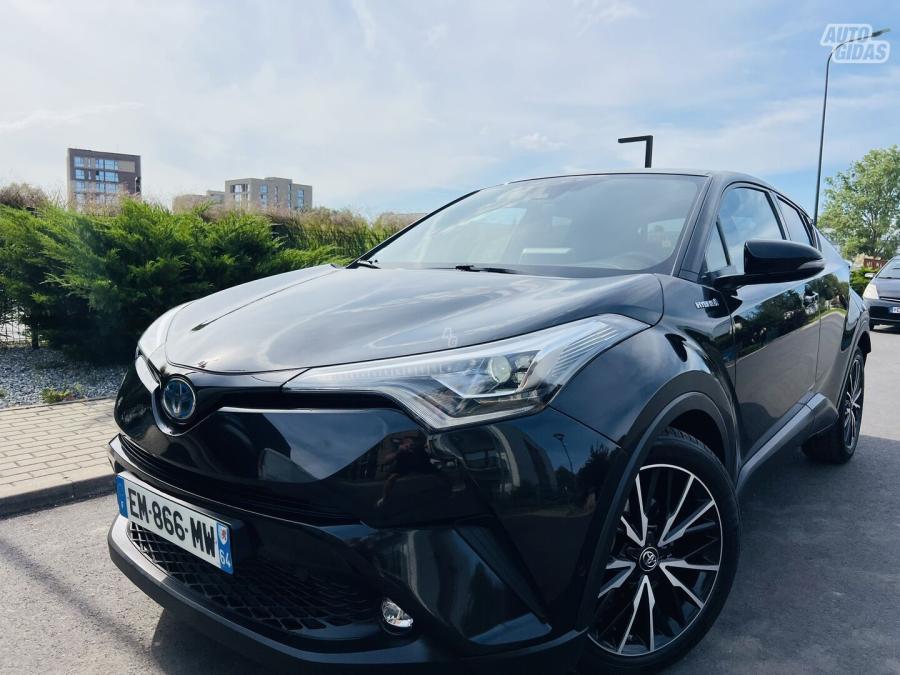 Melns Toyota C-HR 2018 Kauņa, ar dzinēja tilpumu 1.80 L un nobraukumu 179 tūkst. km par 16200 €, foto 3 vietnē AUTOMOTO.COM.LV