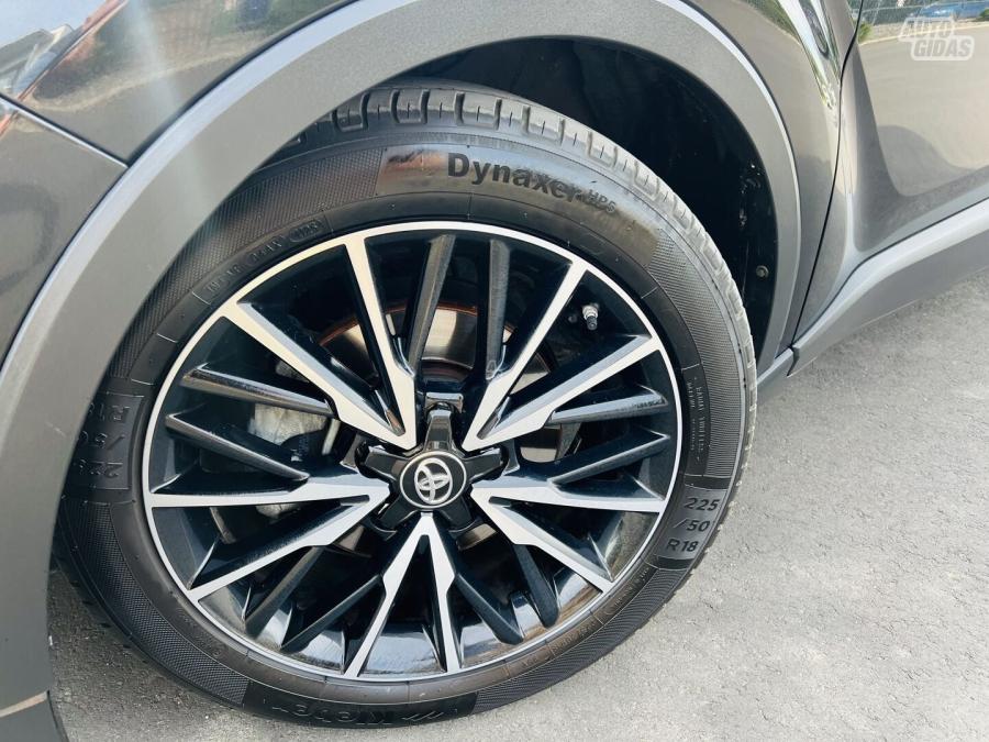 Melns Toyota C-HR 2018 Kauņa, ar dzinēja tilpumu 1.80 L un nobraukumu 179 tūkst. km par 16200 €, foto 7 vietnē AUTOMOTO.COM.LV