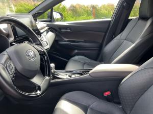 Melns Toyota C-HR 2018 Kauņa, ar dzinēja tilpumu 1.80 L un nobraukumu 179 tūkst. km par 16200 €, foto 22 vietnē AUTOMOTO.COM.LV