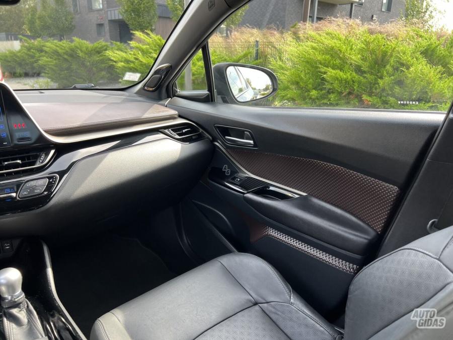 Melns Toyota C-HR 2018 Kauņa, ar dzinēja tilpumu 1.80 L un nobraukumu 179 tūkst. km par 16200 €, foto 25 vietnē AUTOMOTO.COM.LV