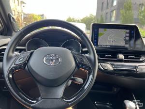 Melns Toyota C-HR 2018 Kauņa, ar dzinēja tilpumu 1.80 L un nobraukumu 179 tūkst. km par 16200 €, foto 31 vietnē AUTOMOTO.COM.LV