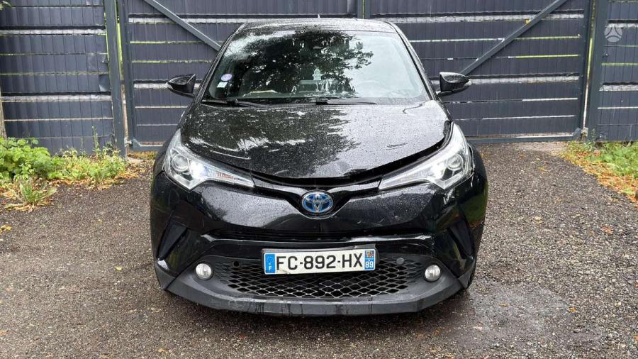 Черный Тойота C-HR 2018 в Ионава, объемом двигателя 1.80 л и пробегом 290 тыс. км за 9350 €, фото 3 на AUTOMOTO.COM.LV