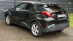 Черный Тойота C-HR 2018 в Ионава, объемом двигателя 1.80 л и пробегом 290 тыс. км за 9350 €, фото 16 на AUTOMOTO.COM.LV