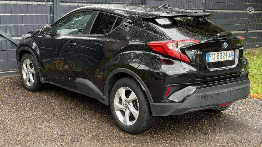 Черный Тойота C-HR 2018 в Ионава, объемом двигателя 1.80 л и пробегом 290 тыс. км за 9350 €, фото 16 на AUTOMOTO.COM.LV