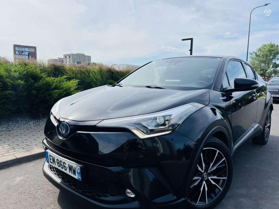 Melns Toyota C-HR 2018 Kauņa, ar dzinēja tilpumu 1.80 L un nobraukumu 178 tūkst. km par 16300 €, foto 3 vietnē AUTOMOTO.COM.LV