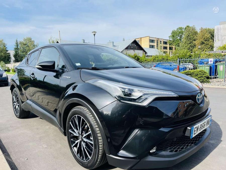 Melns Toyota C-HR 2018 Kauņa, ar dzinēja tilpumu 1.80 L un nobraukumu 178 tūkst. km par 16300 €, foto 4 vietnē AUTOMOTO.COM.LV
