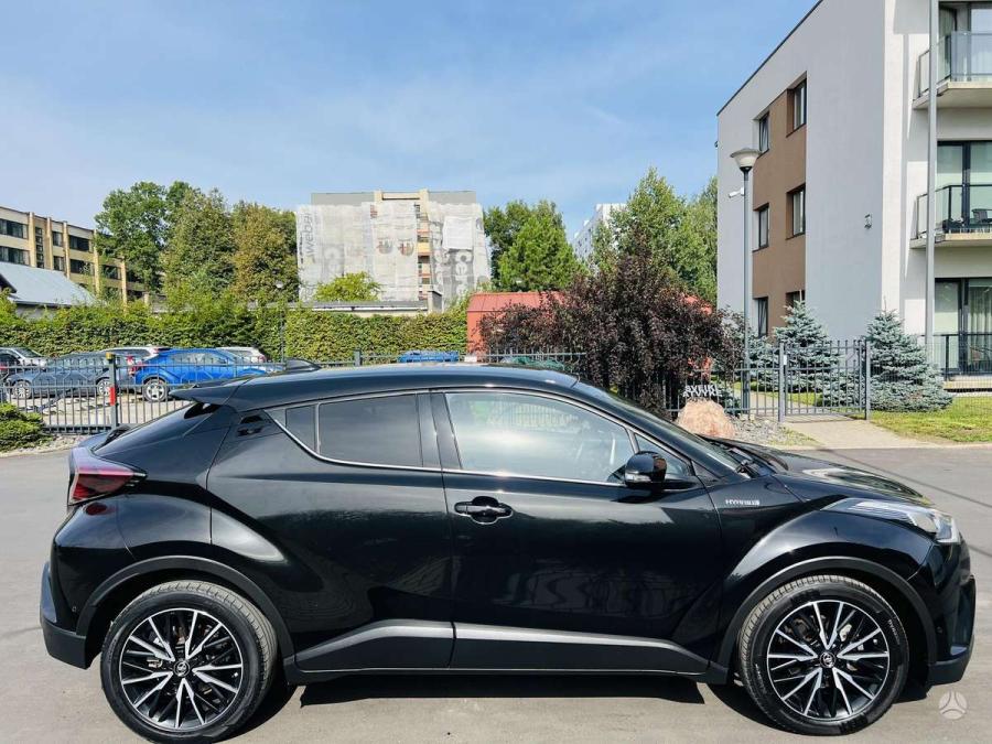 Melns Toyota C-HR 2018 Kauņa, ar dzinēja tilpumu 1.80 L un nobraukumu 178 tūkst. km par 16300 €, foto 8 vietnē AUTOMOTO.COM.LV