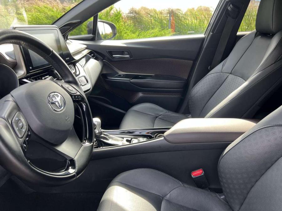 Melns Toyota C-HR 2018 Kauņa, ar dzinēja tilpumu 1.80 L un nobraukumu 178 tūkst. km par 16300 €, foto 19 vietnē AUTOMOTO.COM.LV
