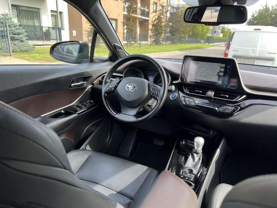 Melns Toyota C-HR 2018 Kauņa, ar dzinēja tilpumu 1.80 L un nobraukumu 178 tūkst. km par 16300 €, foto 25 vietnē AUTOMOTO.COM.LV