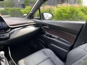 Melns Toyota C-HR 2018 Kauņa, ar dzinēja tilpumu 1.80 L un nobraukumu 178 tūkst. km par 16300 €, foto 26 vietnē AUTOMOTO.COM.LV