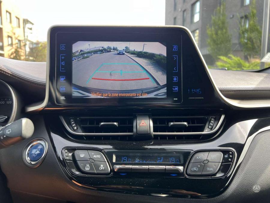 Melns Toyota C-HR 2018 Kauņa, ar dzinēja tilpumu 1.80 L un nobraukumu 178 tūkst. km par 16300 €, foto 29 vietnē AUTOMOTO.COM.LV