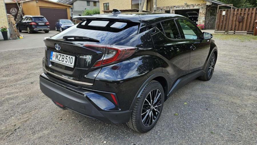 Черный Тойота C-HR 2018 в Паневежис, объемом двигателя 1.80 л и пробегом 129 тыс. км за 16999 €, фото 5 на AUTOMOTO.COM.LV