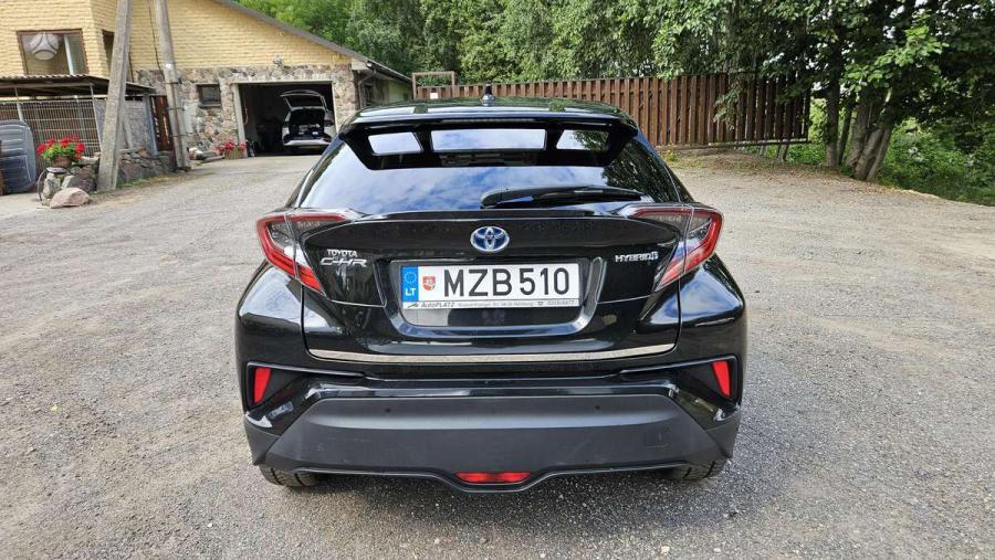 Черный Тойота C-HR 2018 в Паневежис, объемом двигателя 1.80 л и пробегом 129 тыс. км за 16999 €, фото 6 на AUTOMOTO.COM.LV