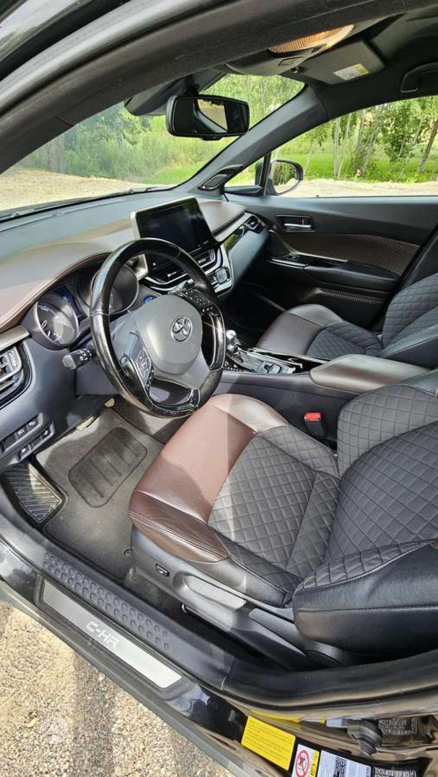 Черный Тойота C-HR 2018 в Паневежис, объемом двигателя 1.80 л и пробегом 129 тыс. км за 16999 €, фото 17 на AUTOMOTO.COM.LV