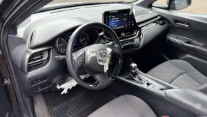 Черный Тойота C-HR 2018 в Ионава, объемом двигателя 1.80 л и пробегом 290 тыс. км за 8800 €, фото 22 на AUTOMOTO.COM.LV