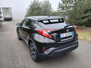 Melns Toyota C-HR 2019 Viļņa, ar dzinēja tilpumu 1.80 L un nobraukumu 50 tūkst. km par 16600 €, foto 4 vietnē AUTOMOTO.COM.LV