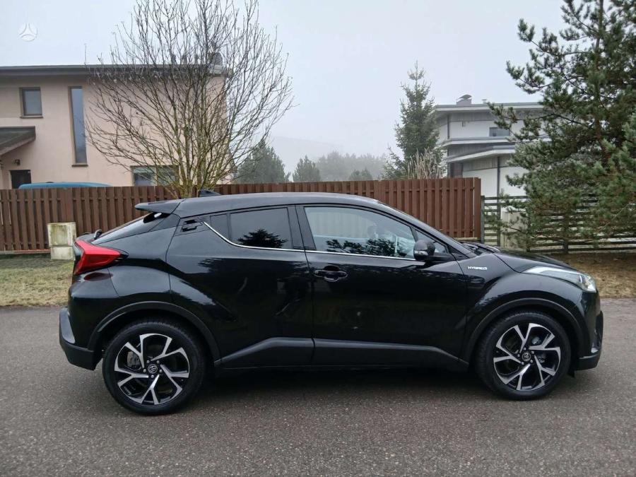 Melns Toyota C-HR 2019 Viļņa, ar dzinēja tilpumu 1.80 L un nobraukumu 50 tūkst. km par 16600 €, foto 9 vietnē AUTOMOTO.COM.LV