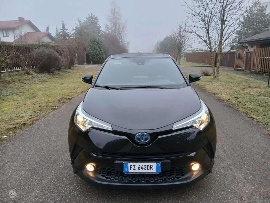 Melns Toyota C-HR 2019 Viļņa, ar dzinēja tilpumu 1.80 L un nobraukumu 50 tūkst. km par 16600 €, foto 12 vietnē AUTOMOTO.COM.LV