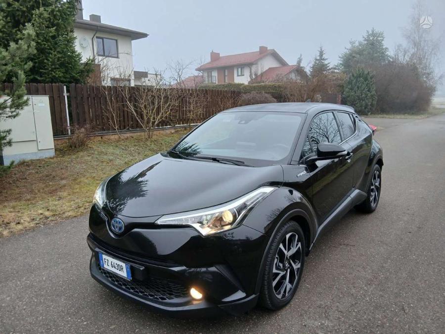 Melns Toyota C-HR 2019 Viļņa, ar dzinēja tilpumu 1.80 L un nobraukumu 50 tūkst. km par 16600 €, foto 13 vietnē AUTOMOTO.COM.LV