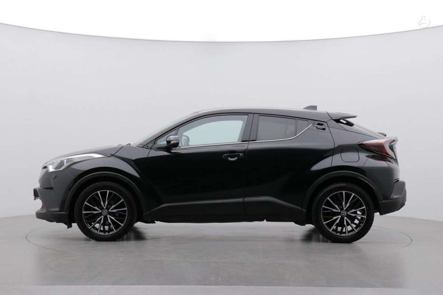 Black Toyota C-HR 2019 in Vilnius, with an engine capacity of 1.20 L and mileage of 117 thousand km for 16900 €, photo 4 on AUTOMOTO.COM.LV