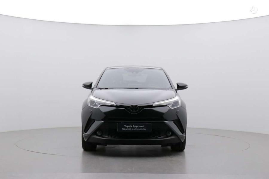 Black Toyota C-HR 2019 in Vilnius, with an engine capacity of 1.20 L and mileage of 117 thousand km for 16900 €, photo 6 on AUTOMOTO.COM.LV