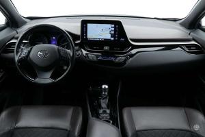Black Toyota C-HR 2019 in Vilnius, with an engine capacity of 1.20 L and mileage of 117 thousand km for 16900 €, photo 7 on AUTOMOTO.COM.LV