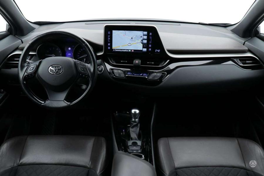 Black Toyota C-HR 2019 in Vilnius, with an engine capacity of 1.20 L and mileage of 117 thousand km for 16900 €, photo 7 on AUTOMOTO.COM.LV