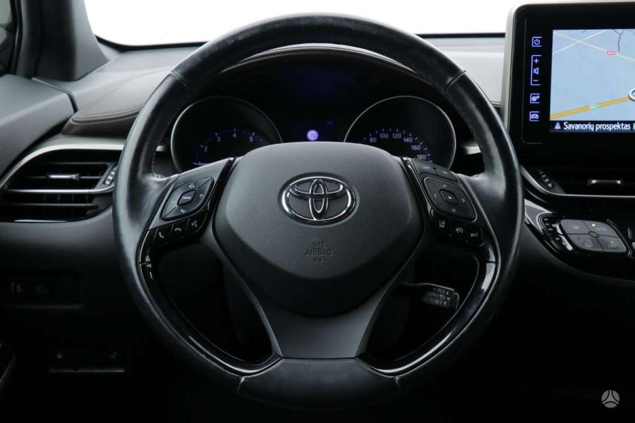 Black Toyota C-HR 2019 in Vilnius, with an engine capacity of 1.20 L and mileage of 117 thousand km for 16900 €, photo 13 on AUTOMOTO.COM.LV