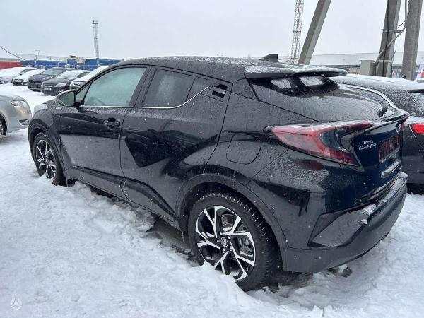 Melns Toyota C-HR 2019 Kauņa, ar dzinēja tilpumu 1.80 L un nobraukumu 202 tūkst. km par 15950 €, foto 3 vietnē AUTOMOTO.COM.LV
