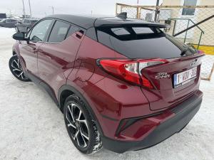 Black Toyota C-HR 2019 in Vilnius, with an engine capacity of 1.80 L and mileage of 100 thousand km for 16000 €, photo 7 on AUTOMOTO.COM.LV