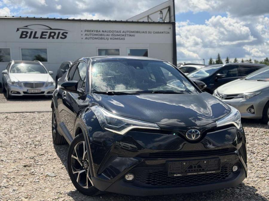 Black Toyota C-HR 2019 in Utena, with an engine capacity of 1.80 L and mileage of 200 thousand km for 14790 €, photo 1 on AUTOMOTO.COM.LV
