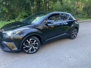 Black Toyota C-HR 2019 in Anyksciai, with an engine capacity of 1.80 L and mileage of 210 thousand km for 14350 €, photo 4 on AUTOMOTO.COM.LV
