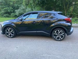 Black Toyota C-HR 2019 in Anyksciai, with an engine capacity of 1.80 L and mileage of 210 thousand km for 14350 €, photo 5 on AUTOMOTO.COM.LV